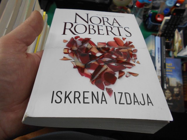 Nora Roberts - Iskrena izdaja