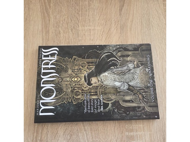 Monstress book 1 TPB