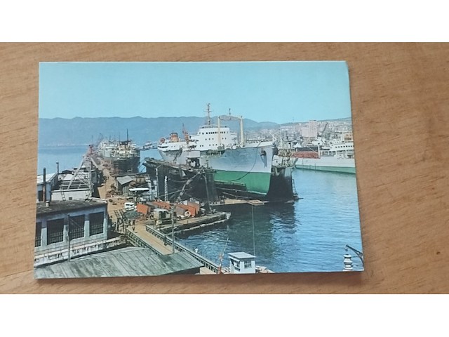 Rijeka - Brodovi - Hrvatska - Čista -