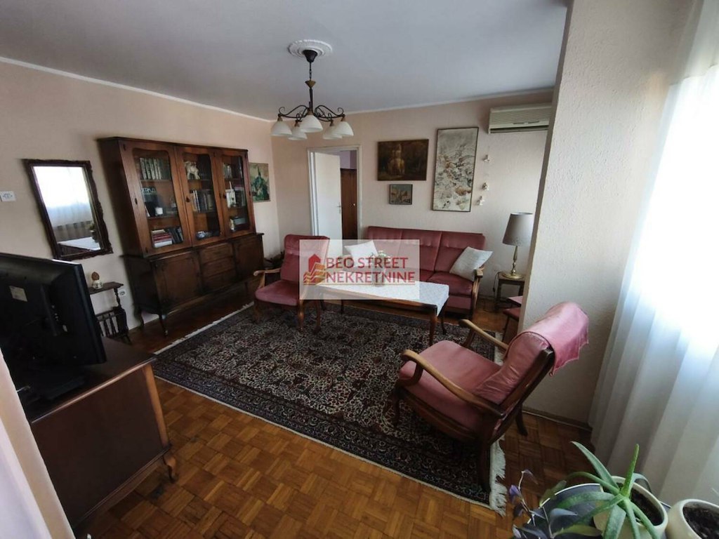 Trosoban stan, Beograd - Ustanička | Izdavanje · 65m² · 500€