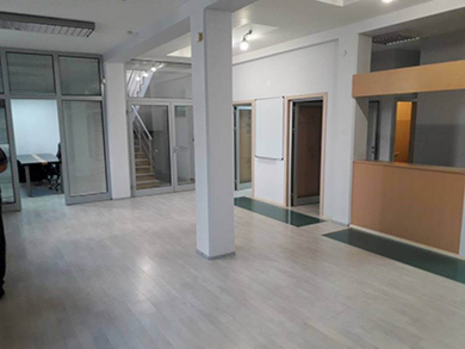 Poslovni prostor / Lokal, Beograd - Hram Sv. Save | Izdavanje · 145m² · 1.450€