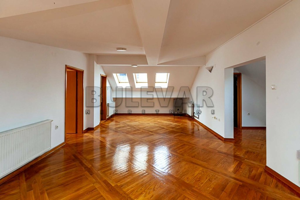 Trosoban stan, Niš - Centar | Prodaja · 124m² · 227.000€
