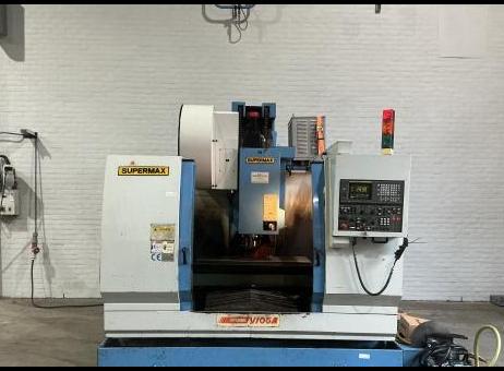 CNC univerzalna glodalica YCM Supermax YCM-V105A