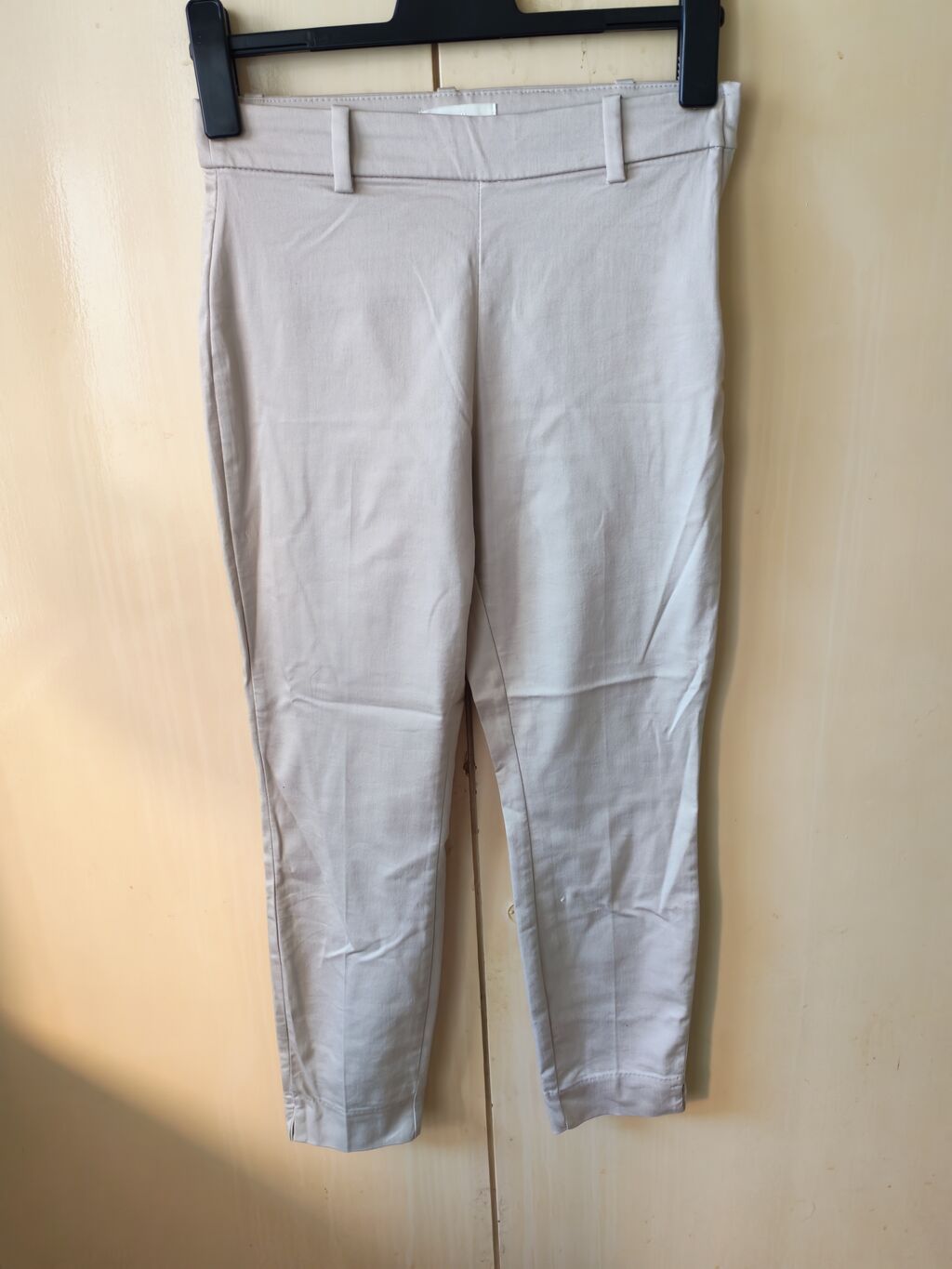 H&M ženske pantalone – model slim/skinny nogavica - Veličina: EUR