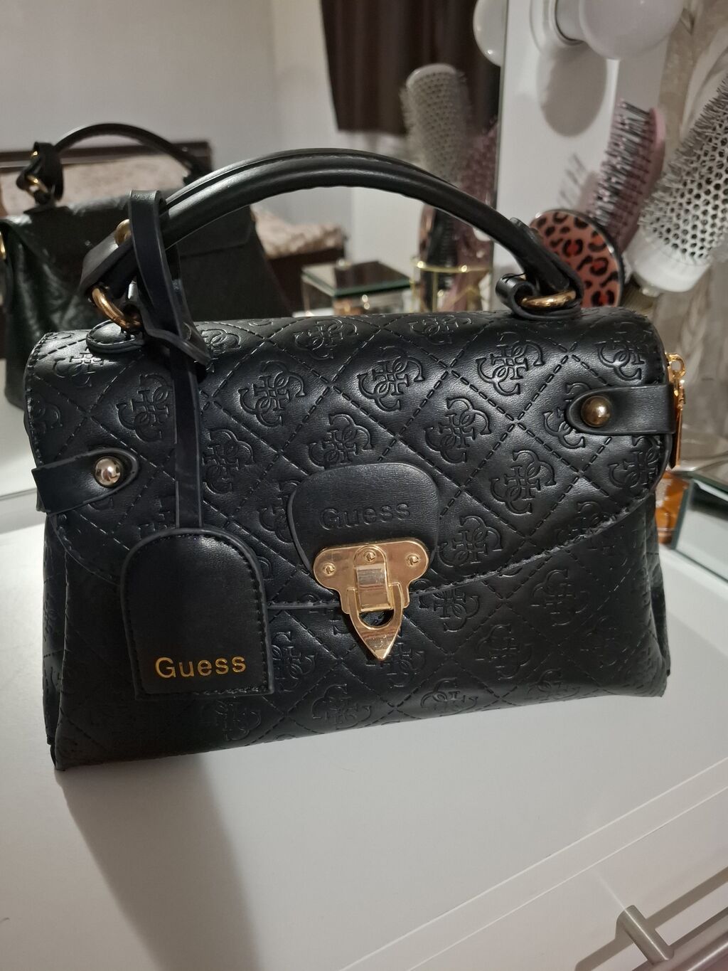 Guess torba. nova