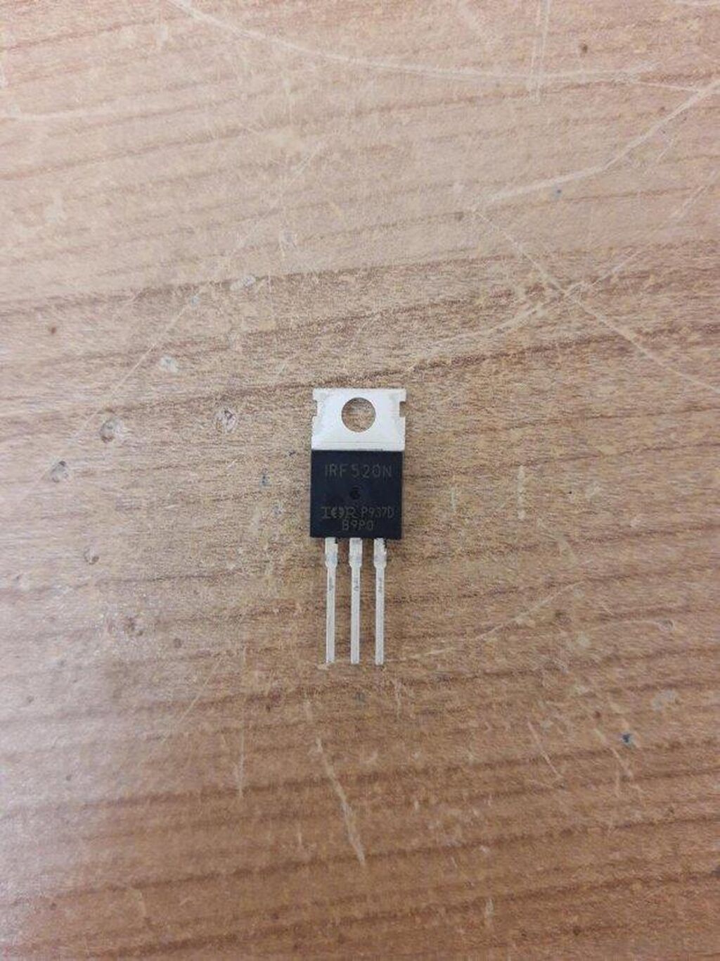 IRF520N MOSFET tranzistor TO-220AB slika 1 IRF520N MOSFET t. Namenjen
