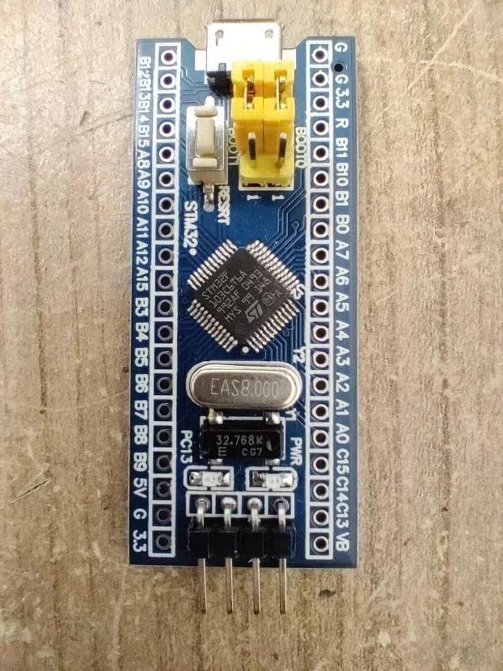 STM32F103C6T6 ARM razvojna ploča. Ova razvojna ploča namenjena je za