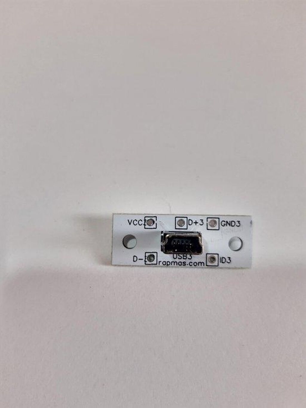 Vertikalni USB mini ženski PCB modul za panelsku montažu. Ovaj USB