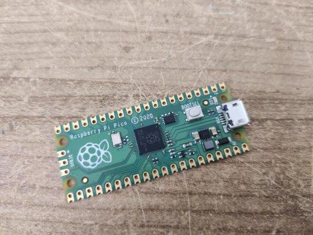Raspberry Pi Pico RP2040. Ovaj modul je koristi RP2040 mikrokontroler