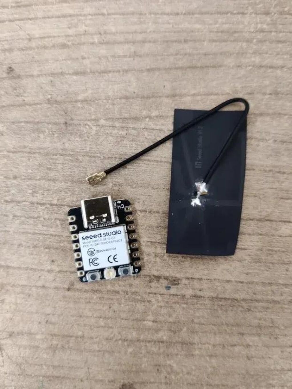 Seeed Studio XIAO ESP32-C3 WiFi Bluetooth 8MB Flash. Ovo je mala