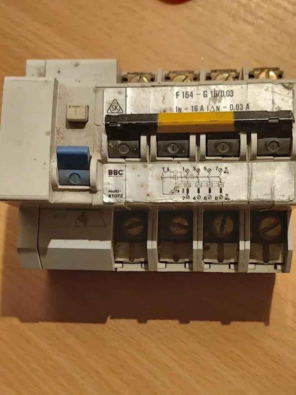 BBC zaštitna sklopka F164-G16/0,03A. BBC zaštitna sklopka