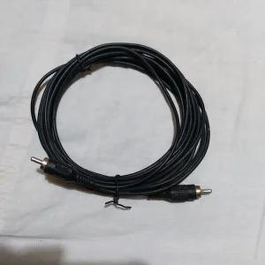 Audio kabel RCA na RCA 4,9 met. Polovan (ispravan) audio kabel, na