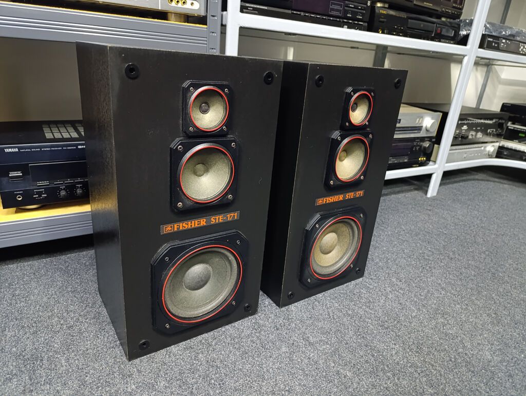 Fisher HIFI ste 171 trosistemci sa basevim od 6 incha mrezice