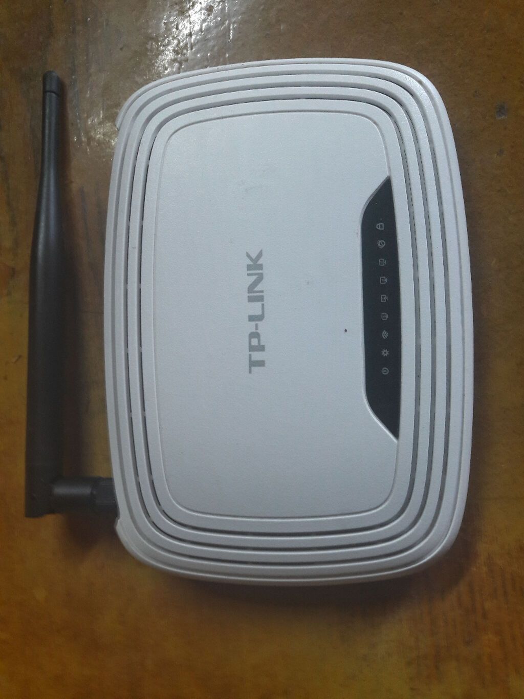 Wireless router tp link tl-wr740nd Interface 4 10/100Mbps LAN PORTS