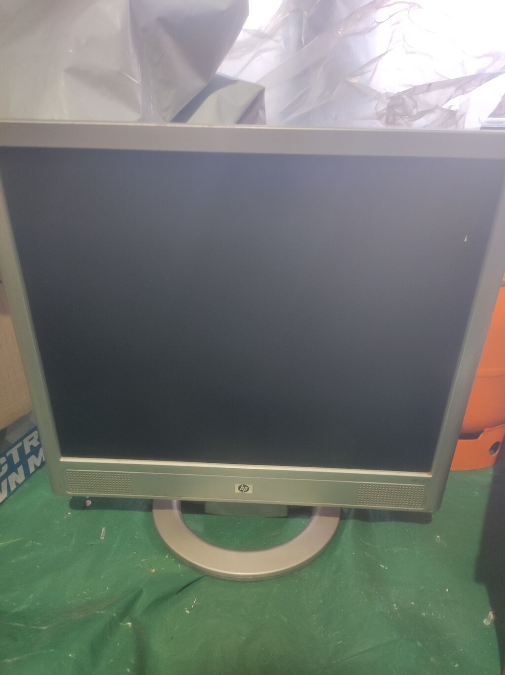 HP vs17 – 17" LCD monitor - ISPRAVAN - Dijagonala ekrana: 17 inča