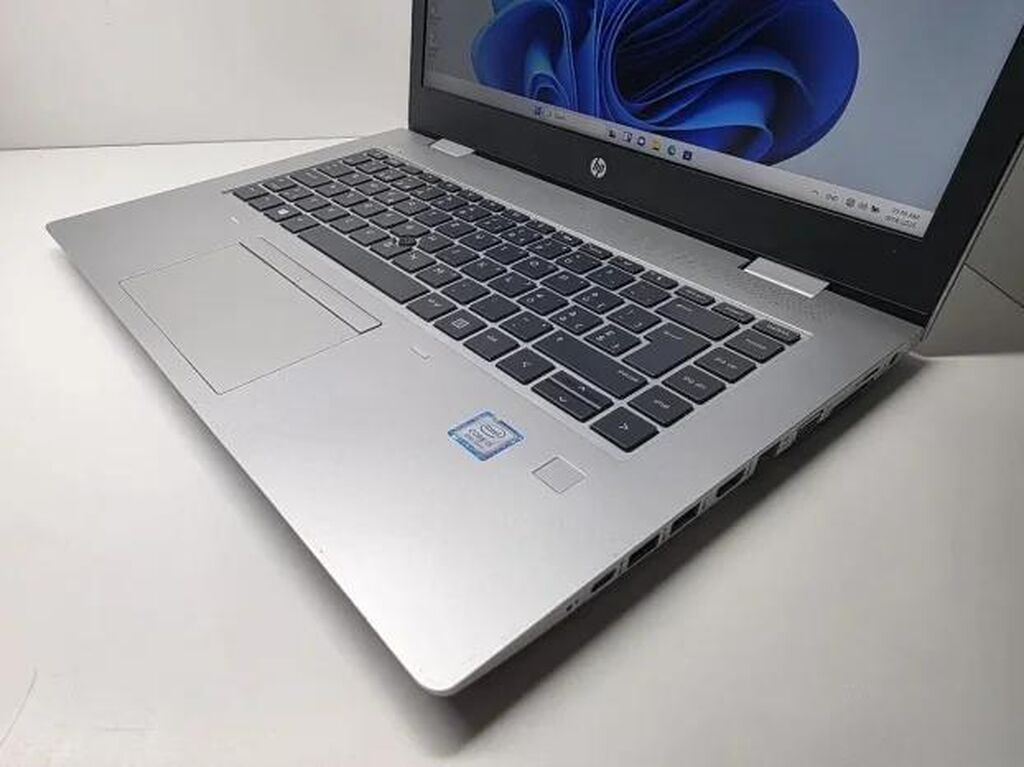 Hp Probook 8GB SSD Kamera Hdmi Proc I5 8TH FHD. > > Prodajem Hp