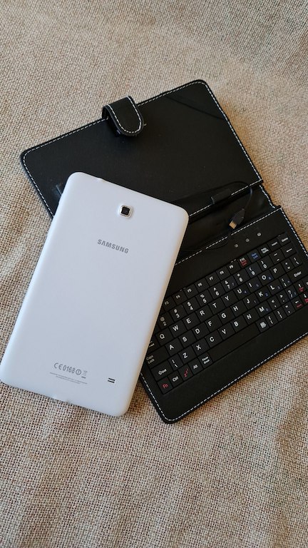 Samsung Galaxy Tab 4 7.0 sa futrolom i mini tastaturom - Model