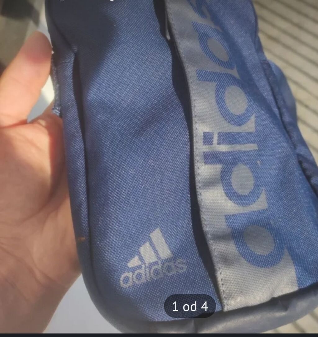 Adidas torbica - Malo koriscena/ORIGINAL У БГ, Младеновцу и Лазаревцу