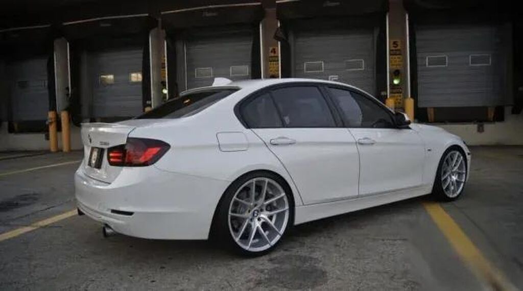 Spojler gepeka Bmw 3 f30 M look. Spojleri gepeka - repici AMG, M