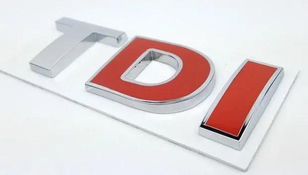 Auto znak TDI. Samolepljiv znak oznaka TDI metalni, kvalitetan . ✨