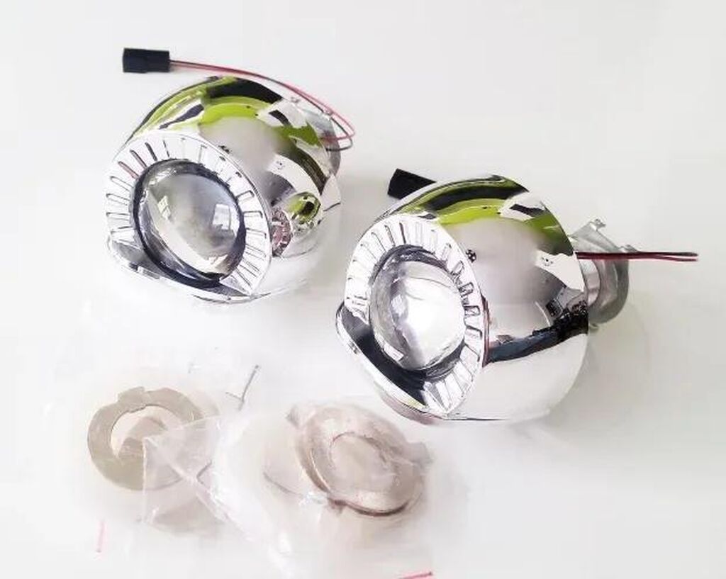 Projektori sociva za motore model 1. Mini bixenon projektori za