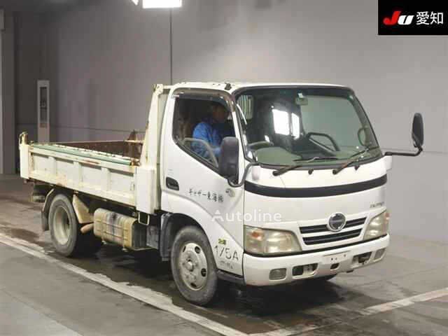 Hino DUTRO kamion s ravnom platformom < 3.5t