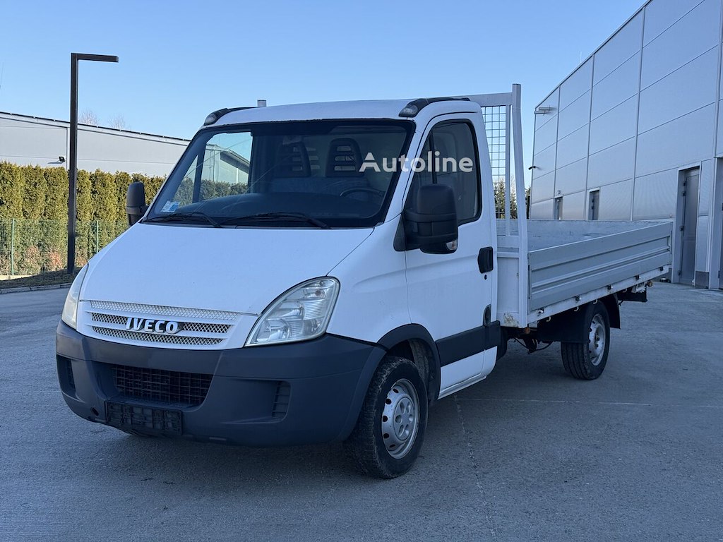 IVECO Daily kamion s ravnom platformom < 3.5t