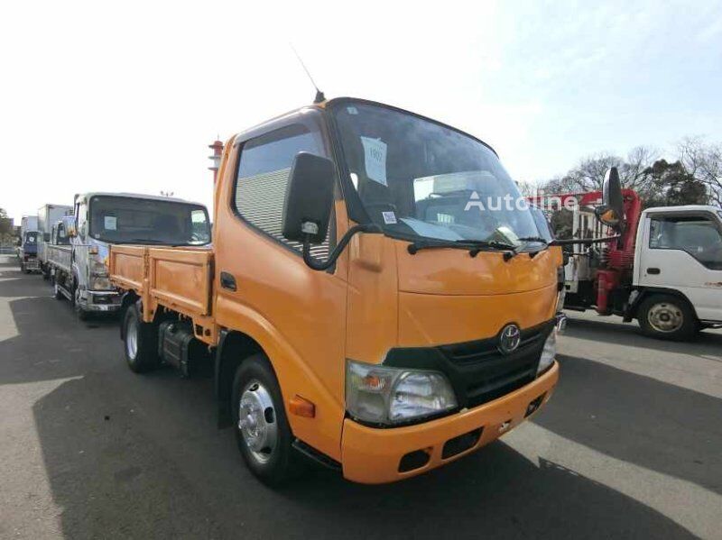 Toyota DYNA kamion s ravnom platformom < 3.5t