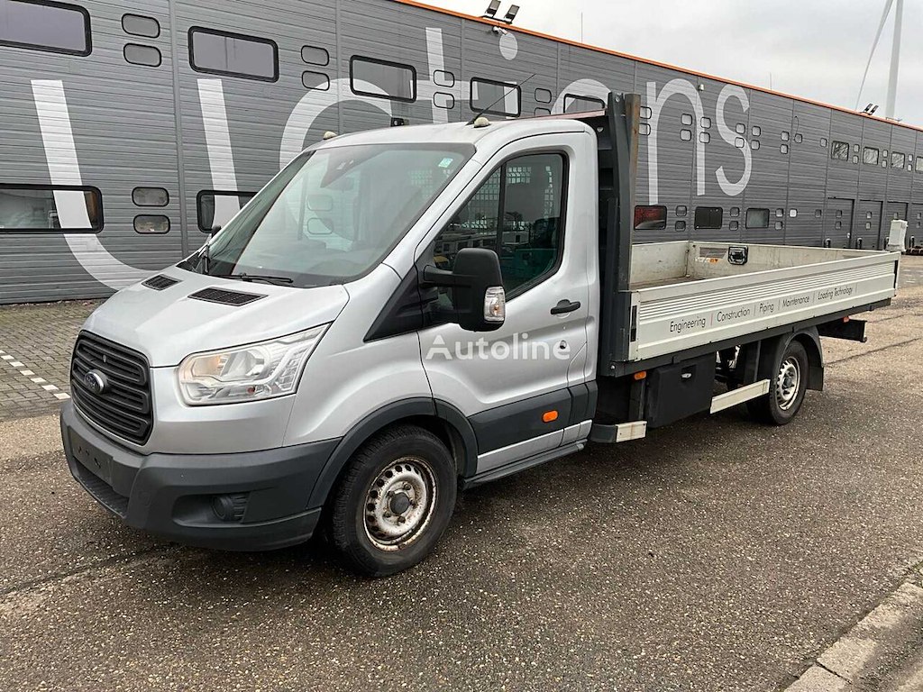 Prodaje se Ford Transit kamion s ravnom platformom < 3.5t na aukciji