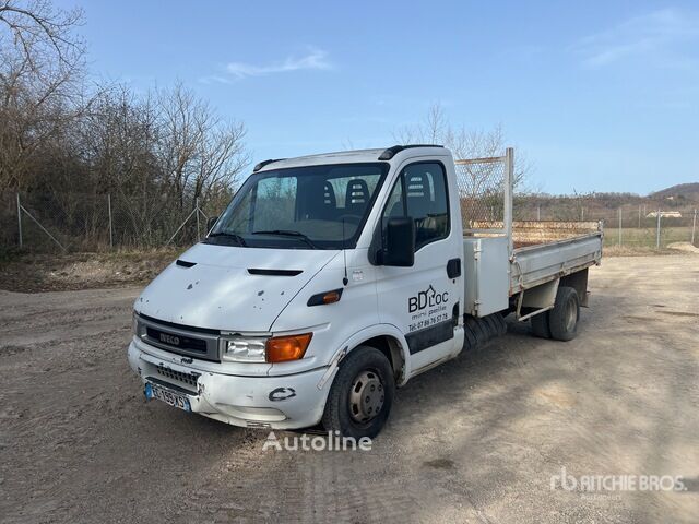 Prodaje se IVECO kamion kiper < 3.5t na aukciji