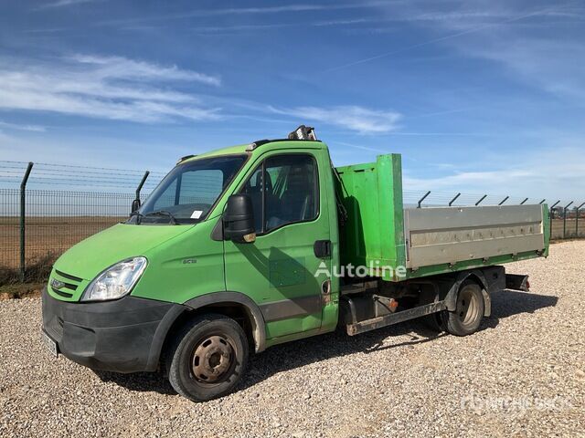 Prodaje se IVECO Daily 35C12 kamion kiper < 3.5t na aukciji