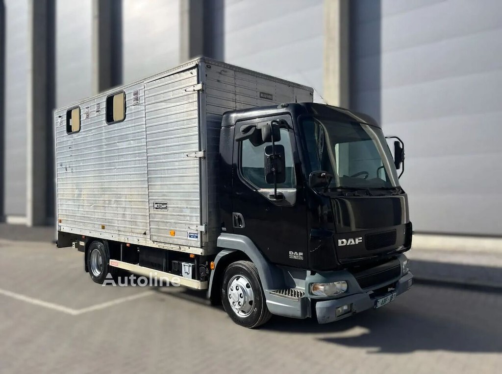 DAF LF 45.180 vozilo za prevoz konja