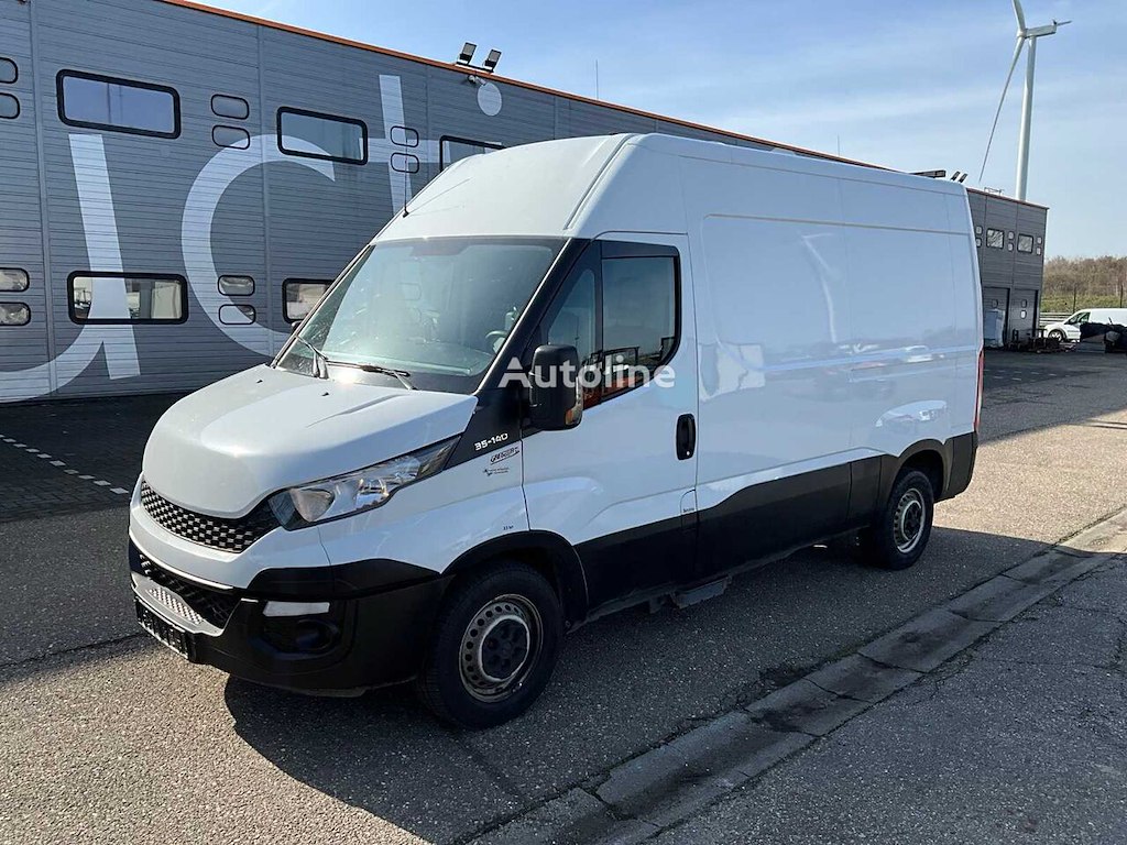 Prodaje se IVECO 35S Daily minibus furgon na aukciji