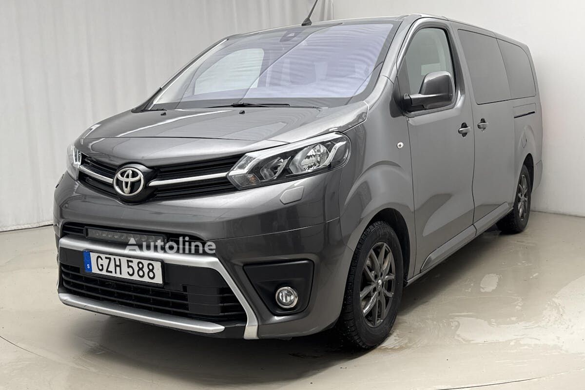 Prodaje se Toyota Proace putnički minibus na aukciji