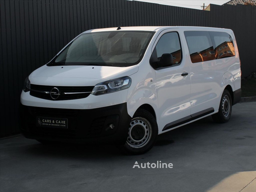 Opel Vivaro putnički minibus