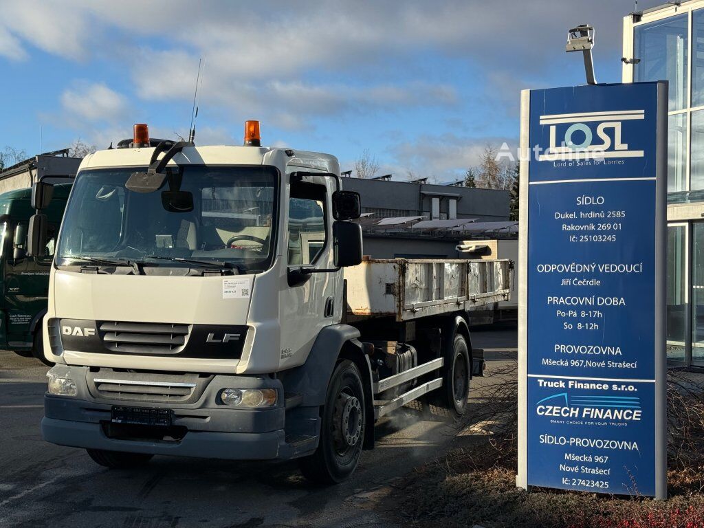 DAF LF55.220 EURO 4 kamion s ravnom platformom