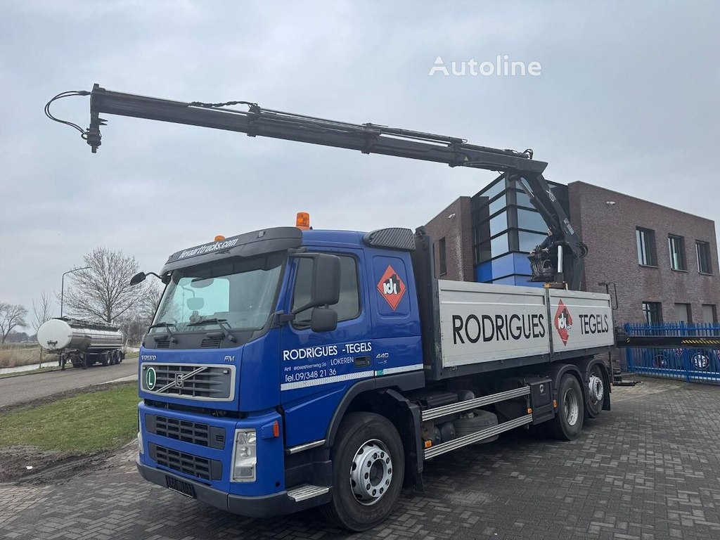 Volvo FM 440 kamion s ravnom platformom