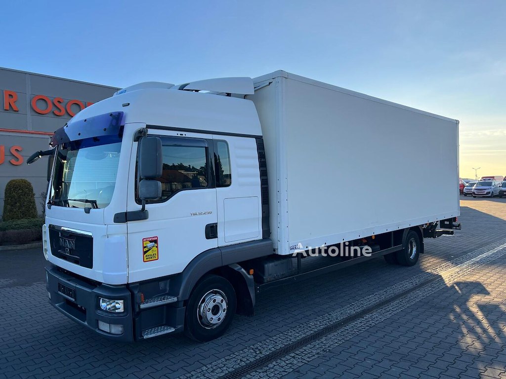 MAN TGL 12.250 BOX+LIFT AUS (DE) kamion furgon