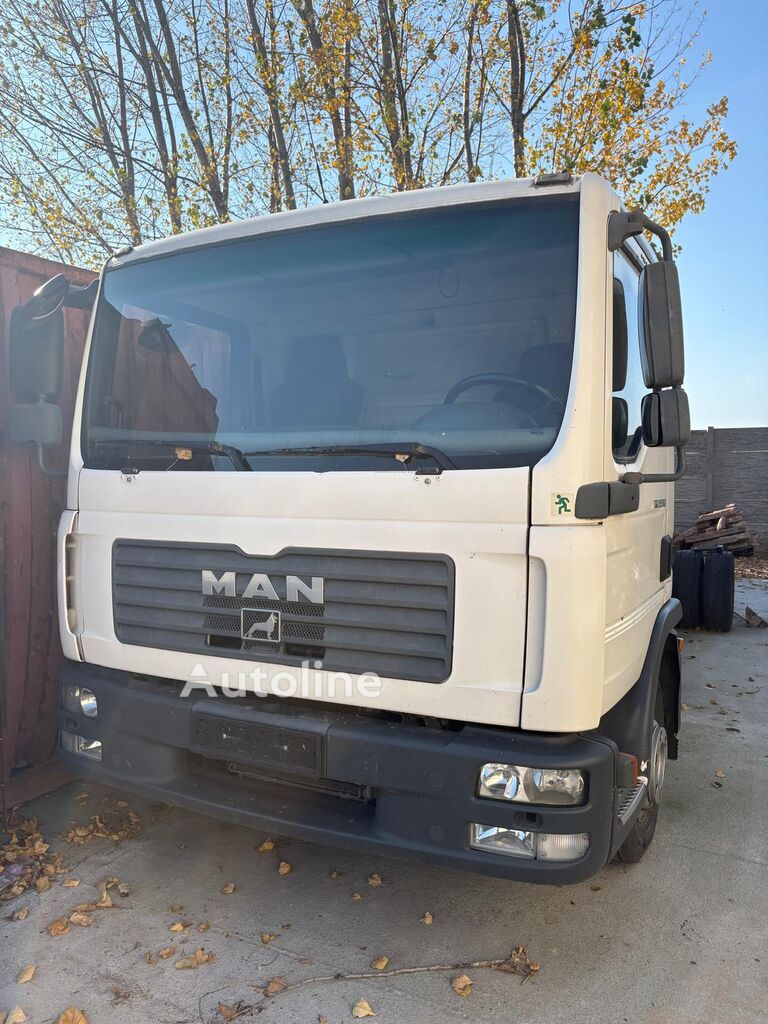 MAN TGL 12.240 / CYLINDER HEAD DEFECTIVE / kamion šasija