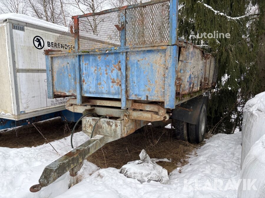 Prodaje se prikolicu kiper na aukciji