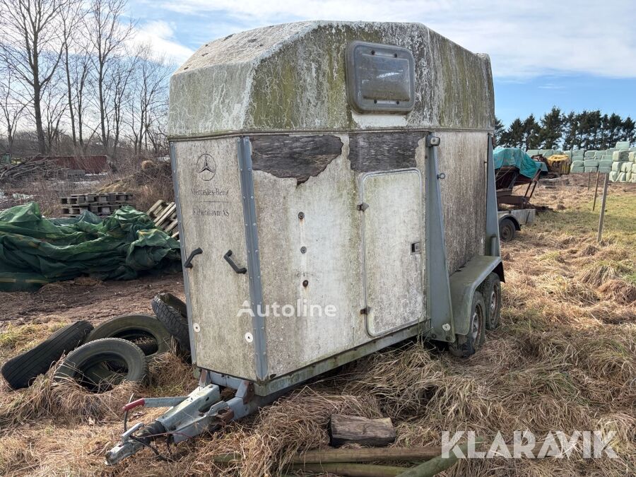 Prodaje se Brenderup 371N prikolicu za prevoz konja na aukciji