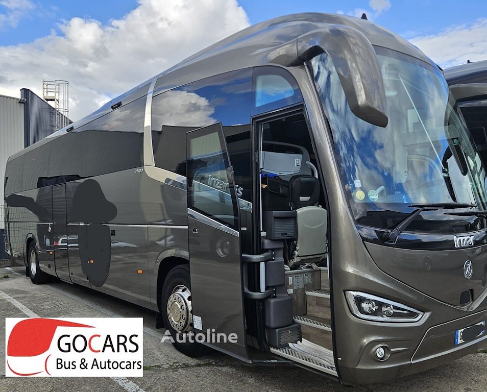 Irizar I6 s turistički autobus