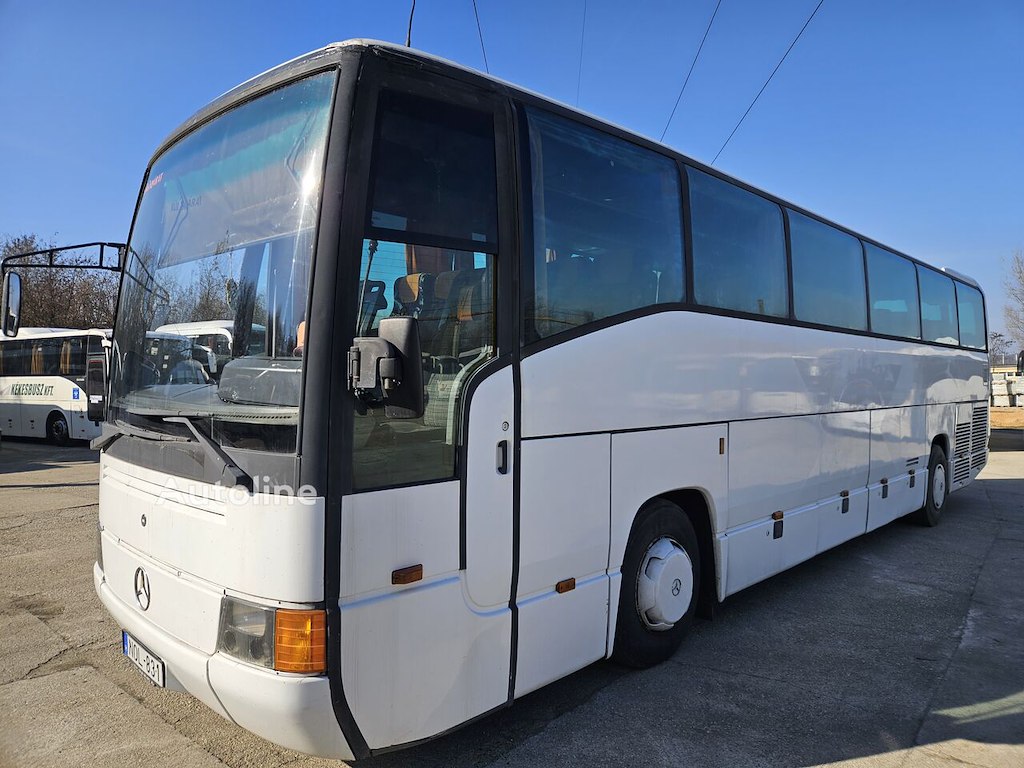 Mercedes-Benz 404 turistički autobus