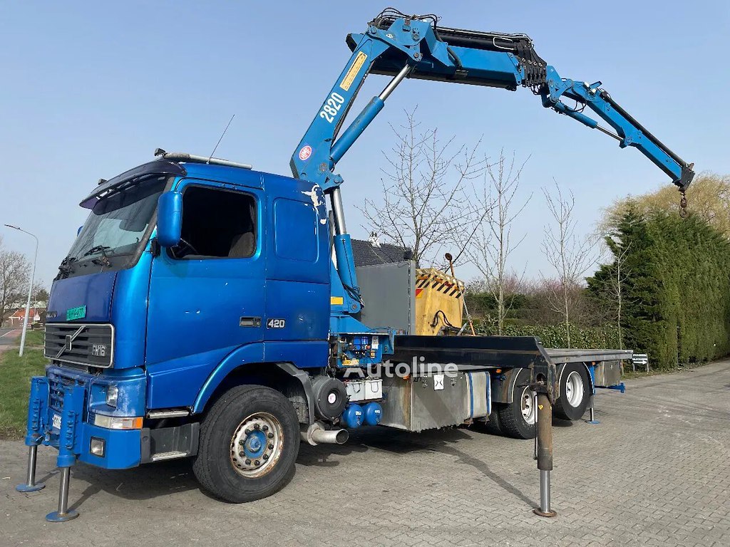 Volvo FH 16 With hmf 2820 crane with jib, VERY GOOD CONDITION kamion platforma