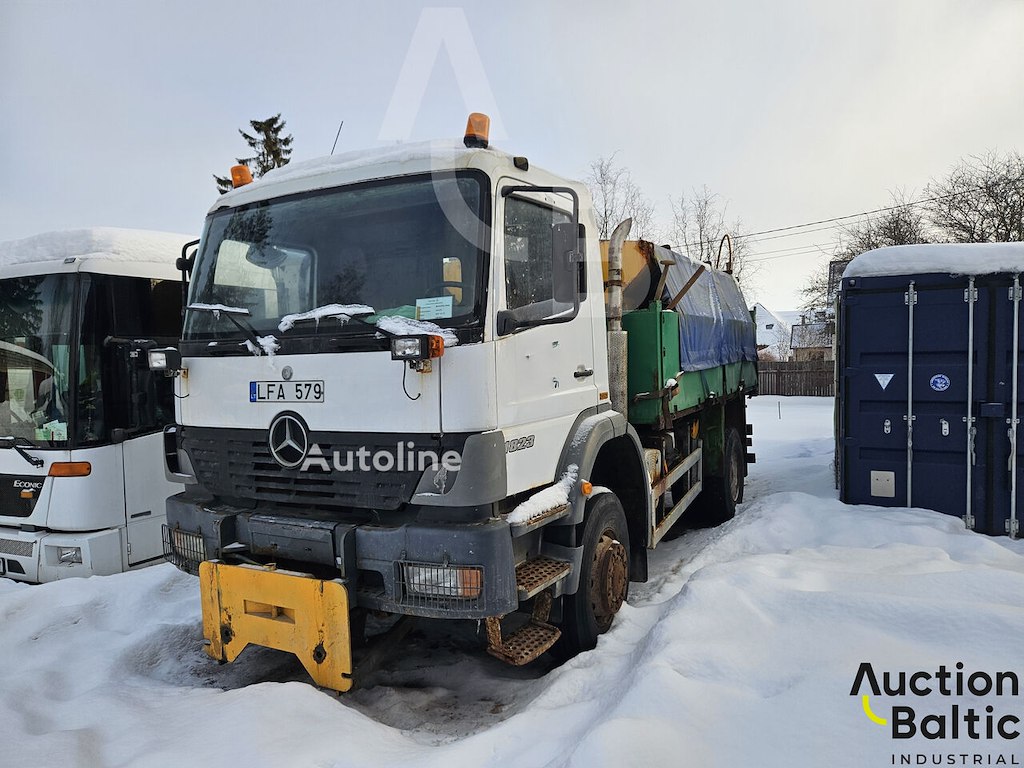 Prodaje se Mercedes-Benz 1823 karoseriju posipača peska na aukciji