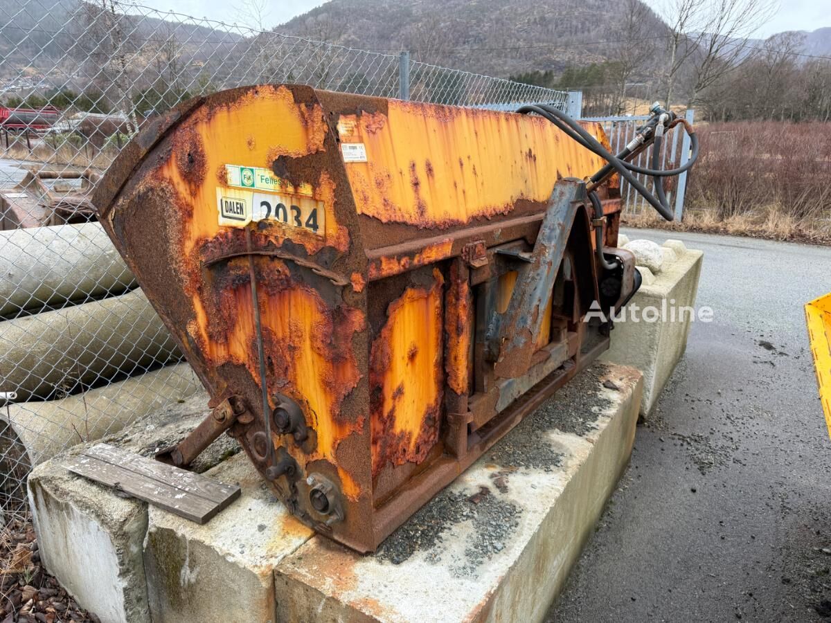 Prodaje se Dalen 2034 nošeni rasipač peska na aukciji