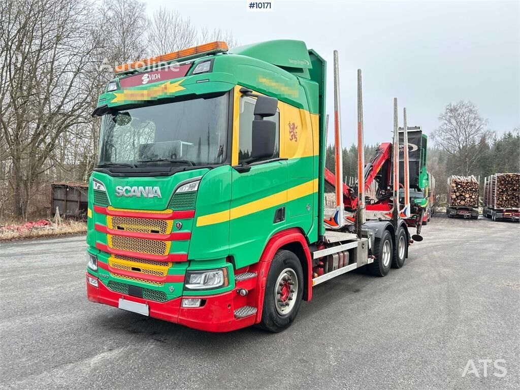 Scania Timber truck with crane kamion za prevoz drva