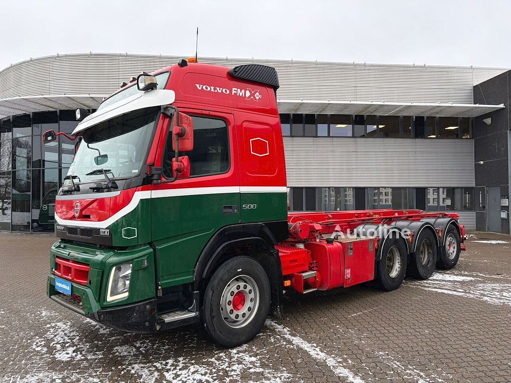 Volvo FMX500 kamion sa kukom za podizanje tereta