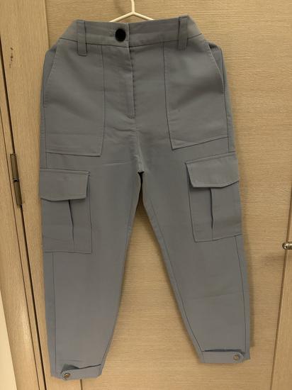 Bershka cargo pantalone 34