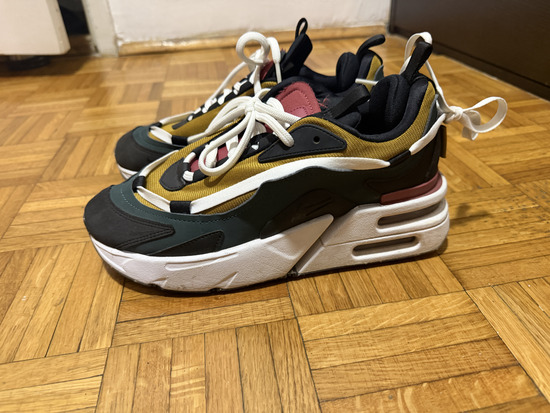 Nike Furioza